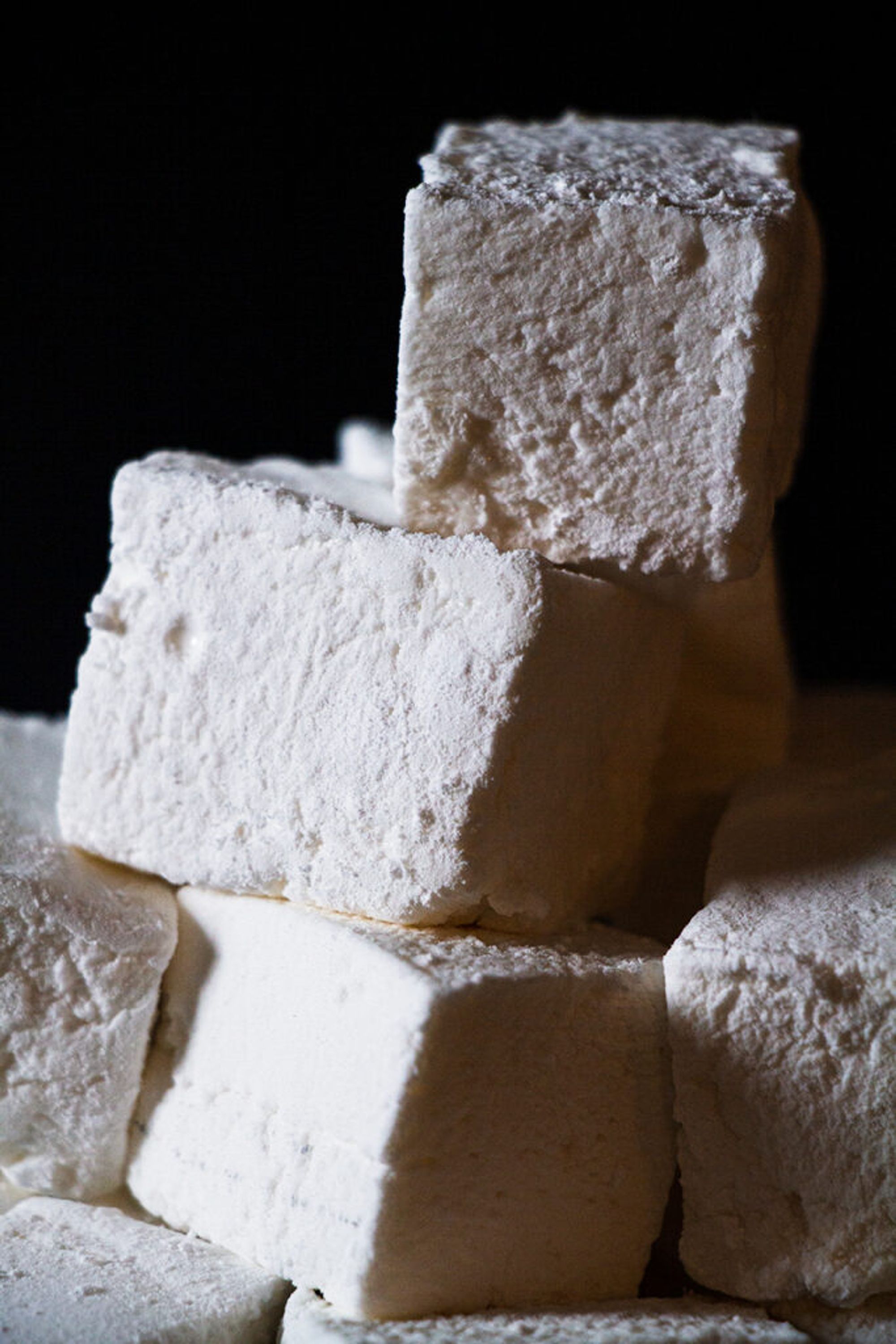 The Best Homemade Marshmallows (Fluffy) | The HoneyBee - My Recipe Magic