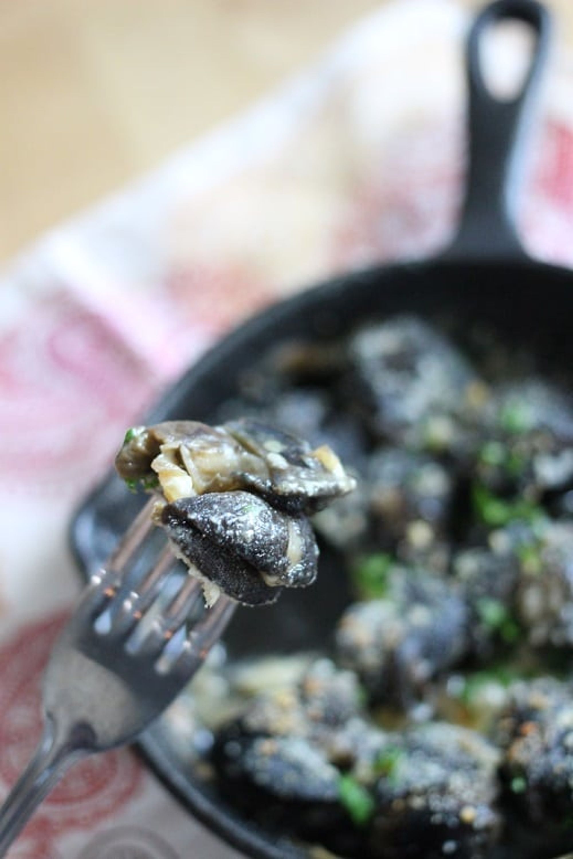 Escargot (With Garlic Parmesan Butter) - Mama Loves Food...